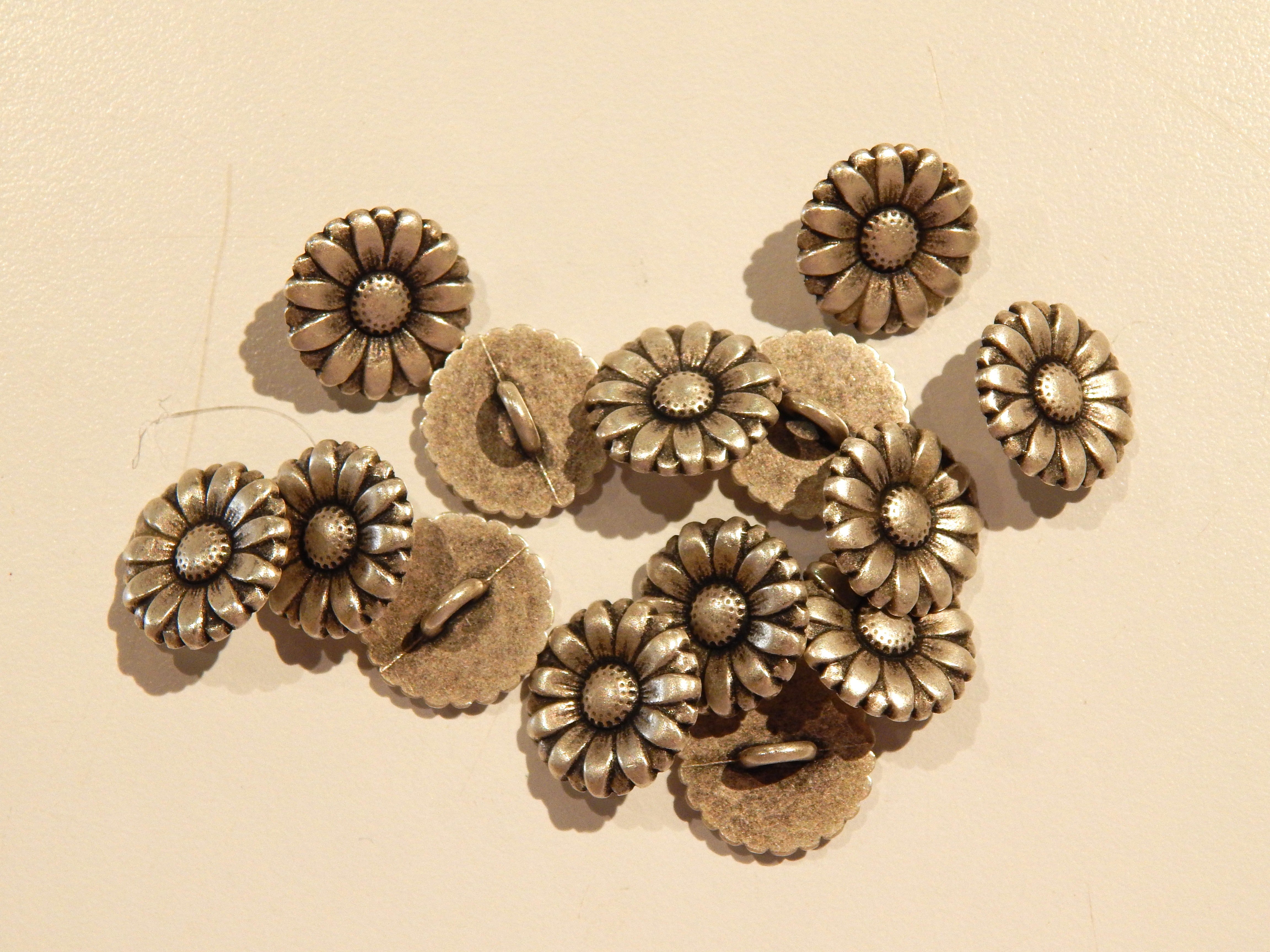 Mod Metal Flower Buttons – Legacy Fabrics